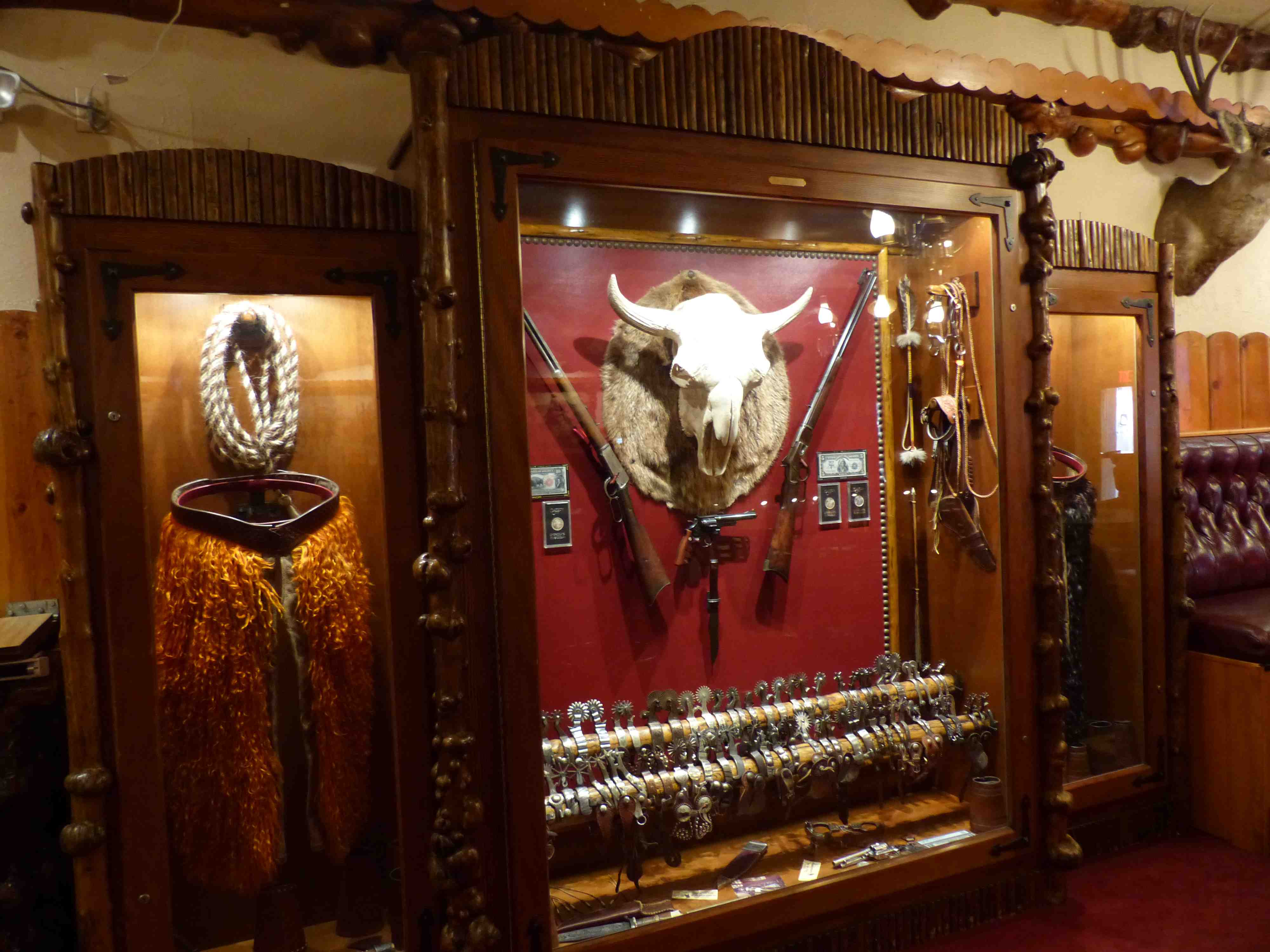 Jackson - Million Dollar cowboy bar - Intérieur : Jackson : Wyoming ...