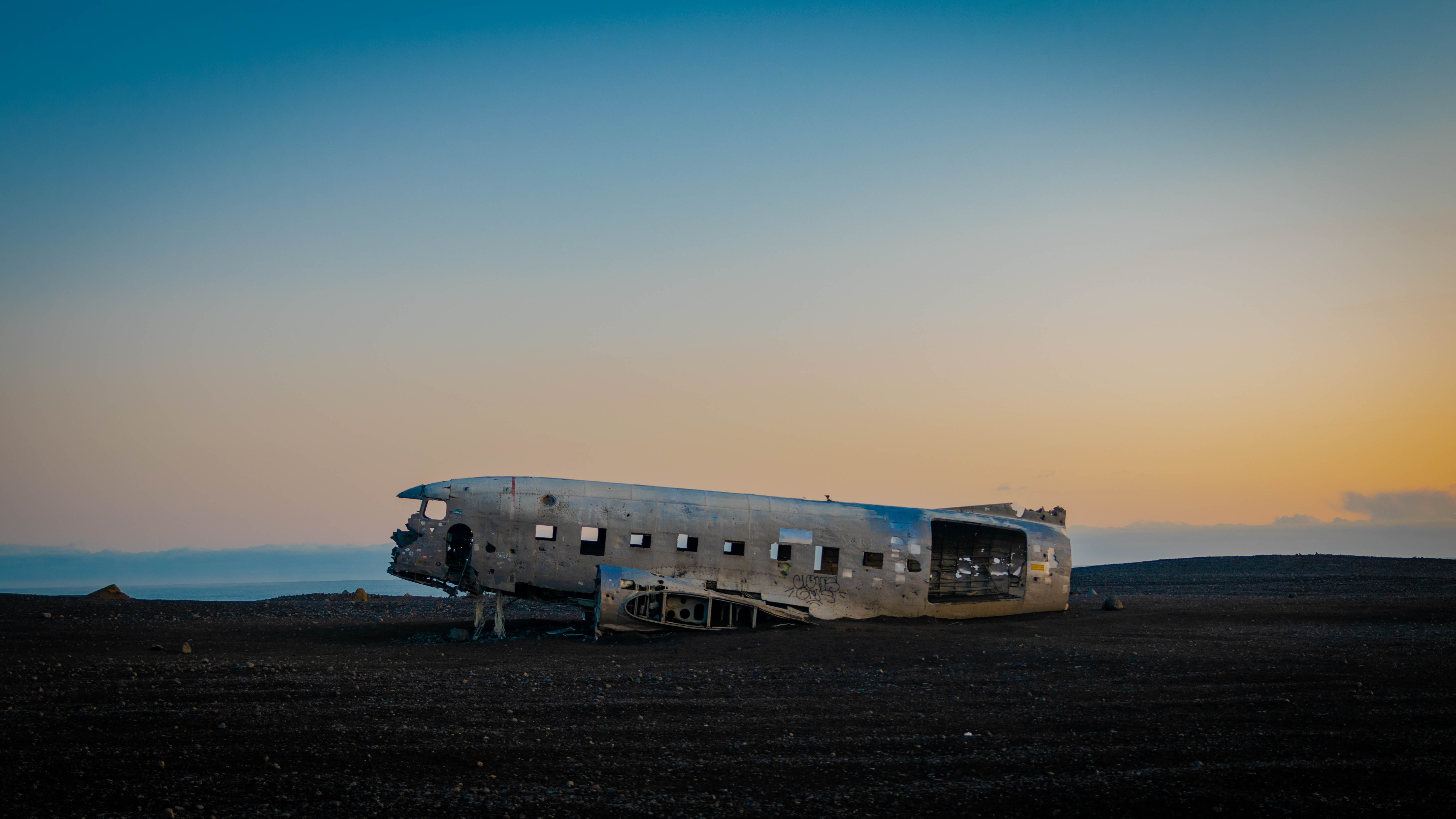 L'épave d'avion la plus mythique d'Europe : Coucher de soleil : Vík ...