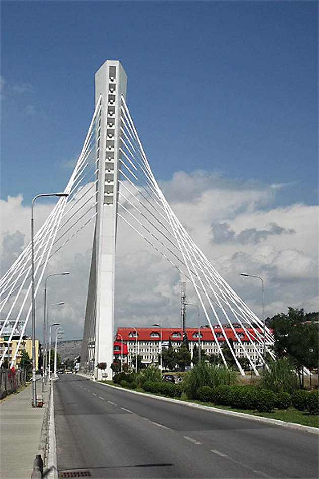 Most Milenijum : Ponts : Most Milenijum (Pont du Millenium) : Podgorica ...