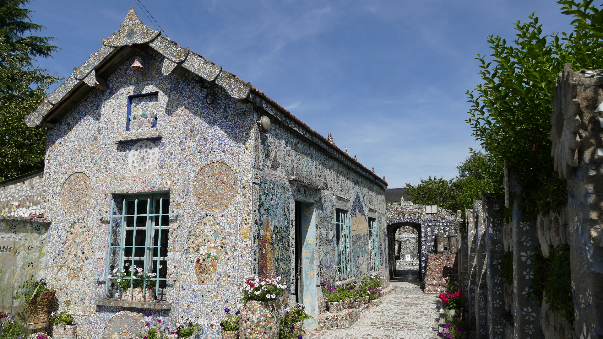 Maison Picassiette : Maison Picassiette : Chartres : Eure-et-Loir ...