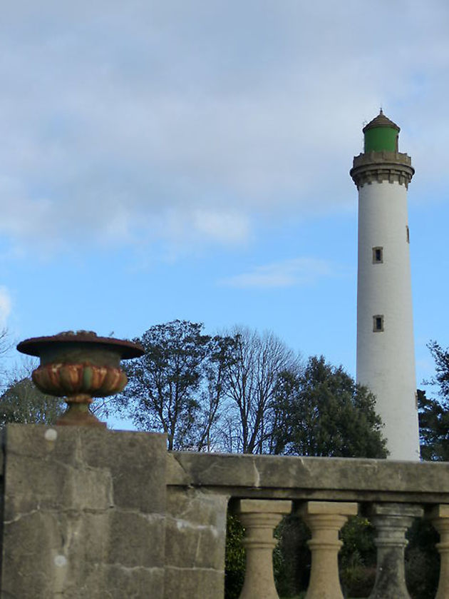 Le phare dans sa superbe : Phares : Bénodet (Benoded) : Finistère ...