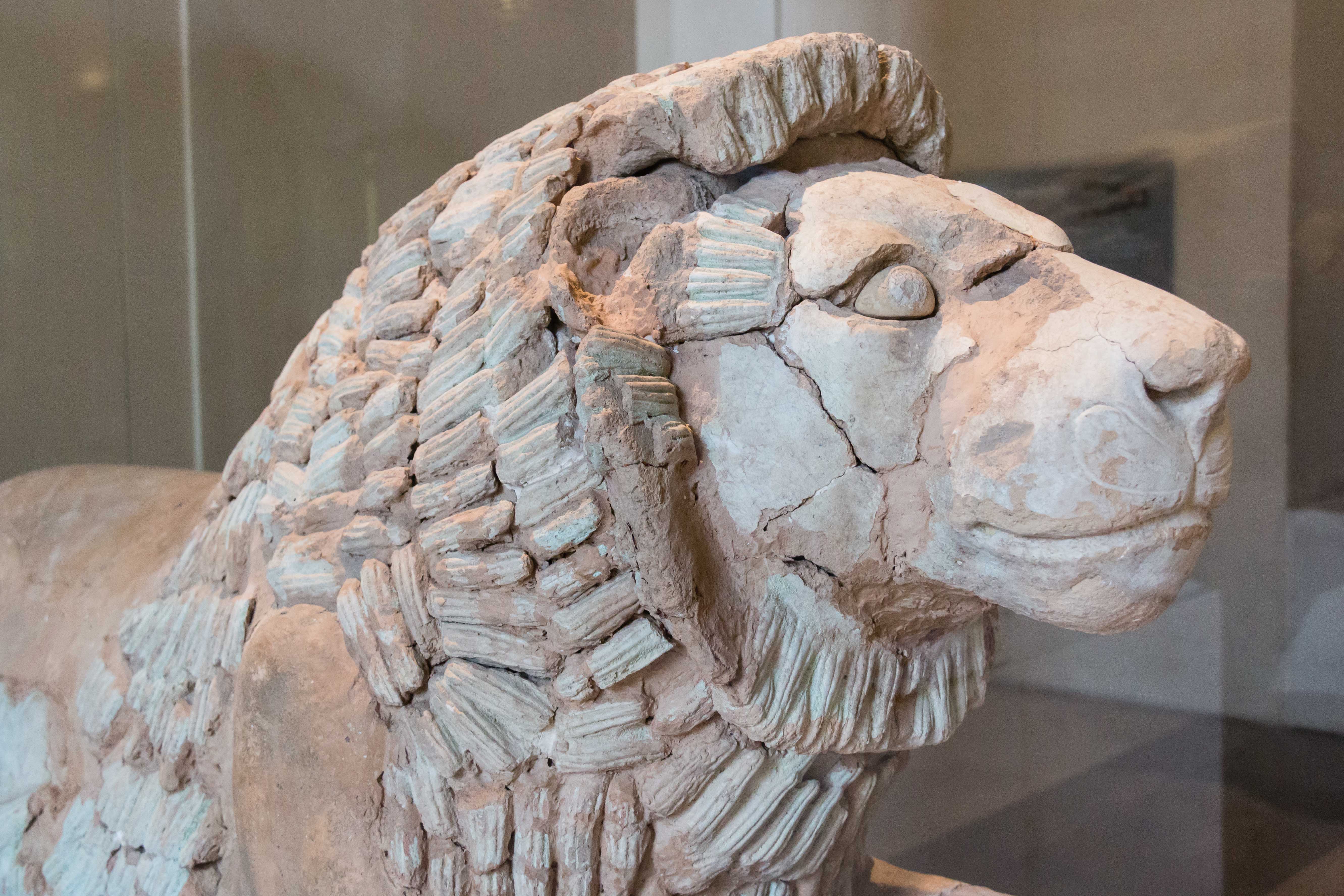 Le Louvre, lion gardien de porte : Statues : Musée du Louvre : 1er ...