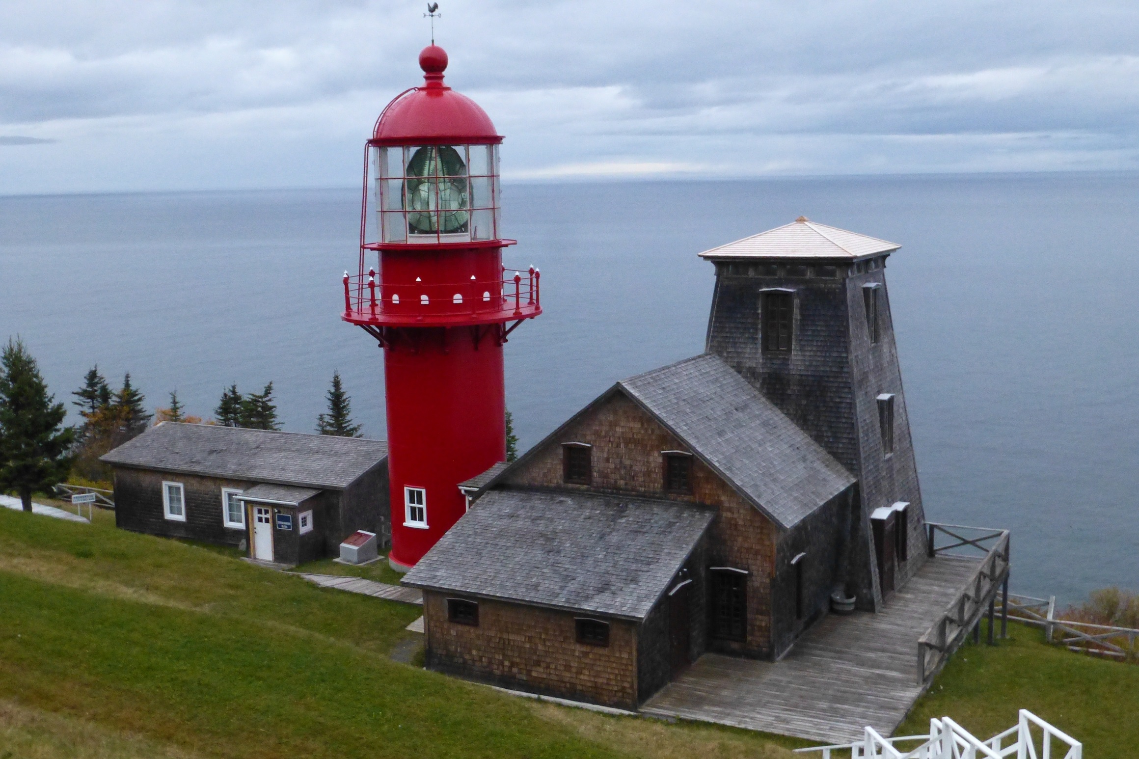 Gaspésie - Le phare de la pointe de la renommée : Pointe-à-la-renommée ...